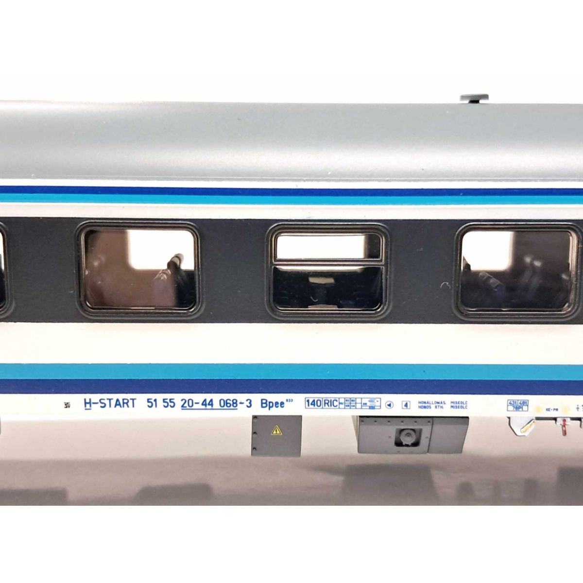 ACME 55327 Személykocsi készlet, 1.o. + 2.o. (Apee + Bpee), Y-vagon, MÁV VI
